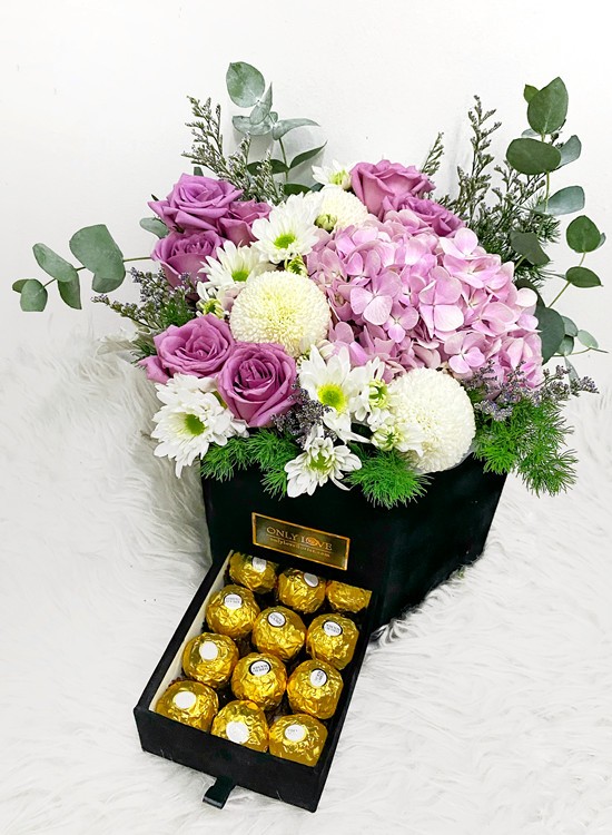 Flower Bloom Box - Only Love Florist & Gifts